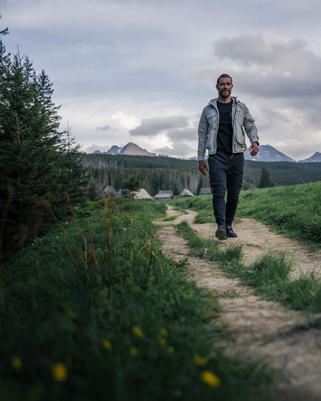 Dariusz Pachut w krótkich włosach. Jak wygląda? Zdjęcia | Świat Gwiazd