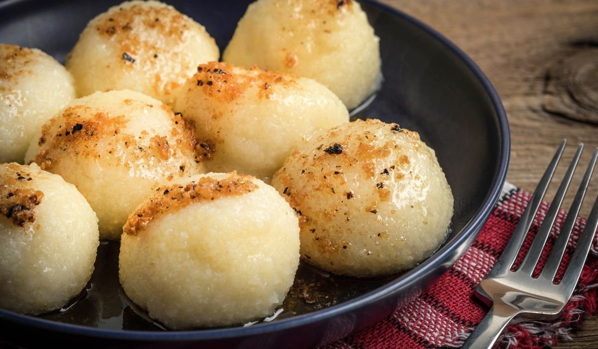 Zapomnij o śliwkach. Knedle zrobisz z innym dodatkiem. Dosłownie ...