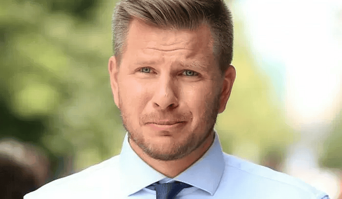 Michał wysłał SMS-a do żony i wsiadł do auta Perettiego. Jego treść ...