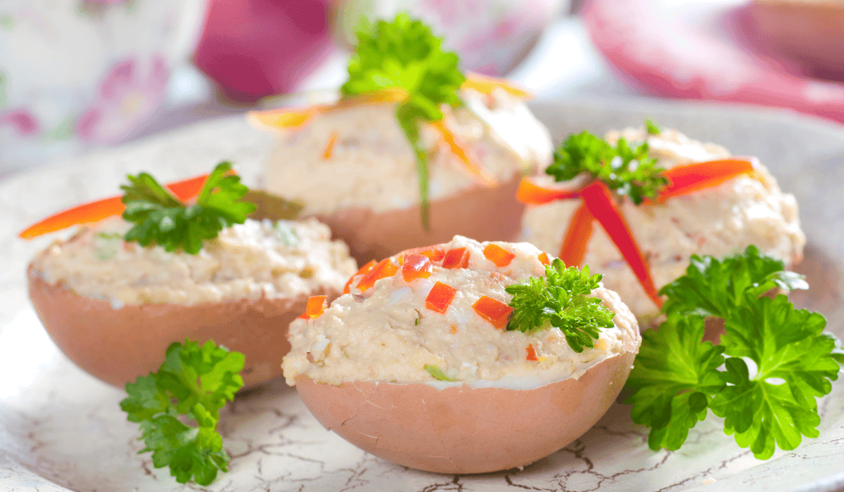 Żadne pieczarki. Ten farsz do jajek bije je na głowę | Smakosze