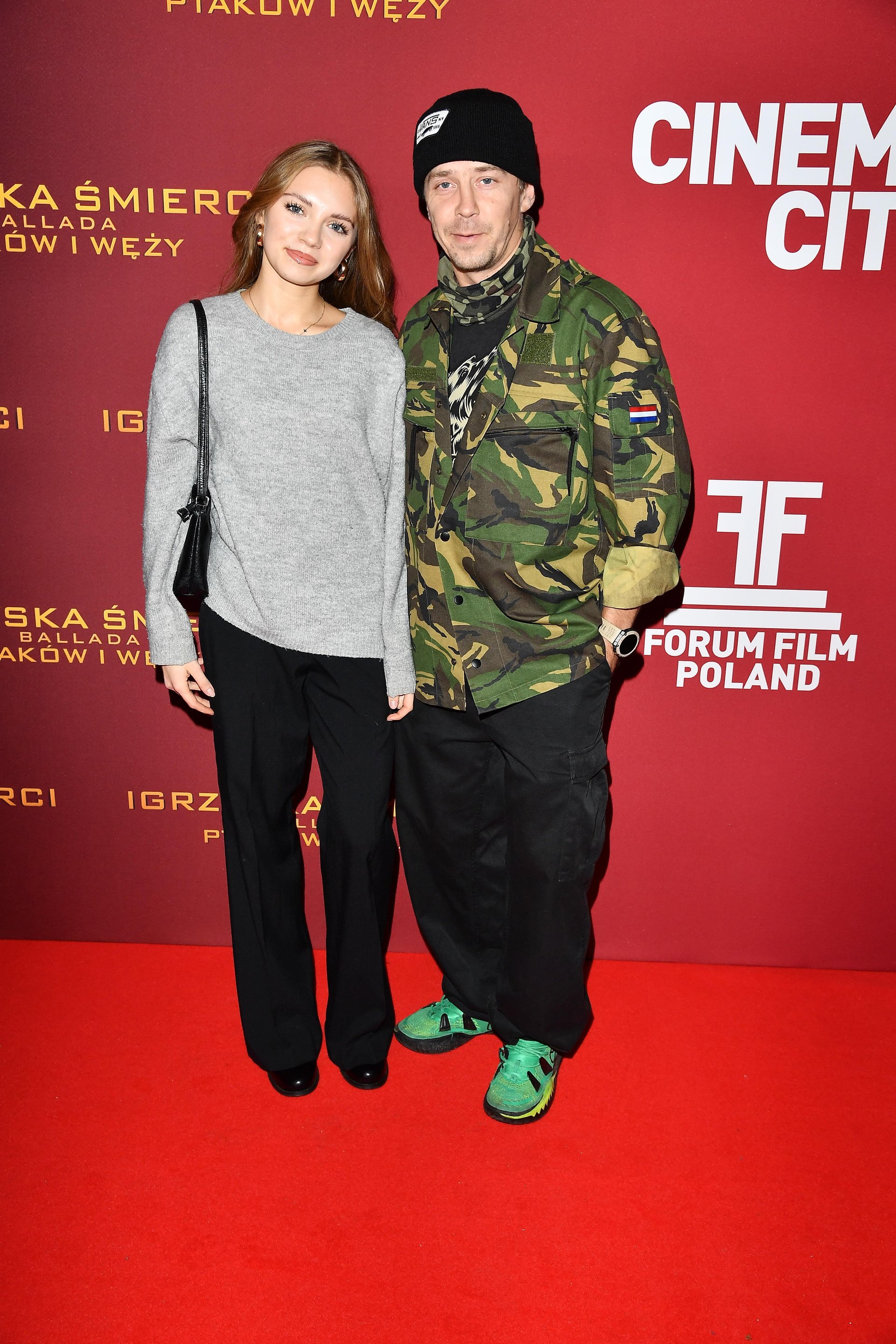 Bartosz Obuchowicz doczekał się trzech córek, z jedną z nich zapozował na ściance. Istna kopia ...