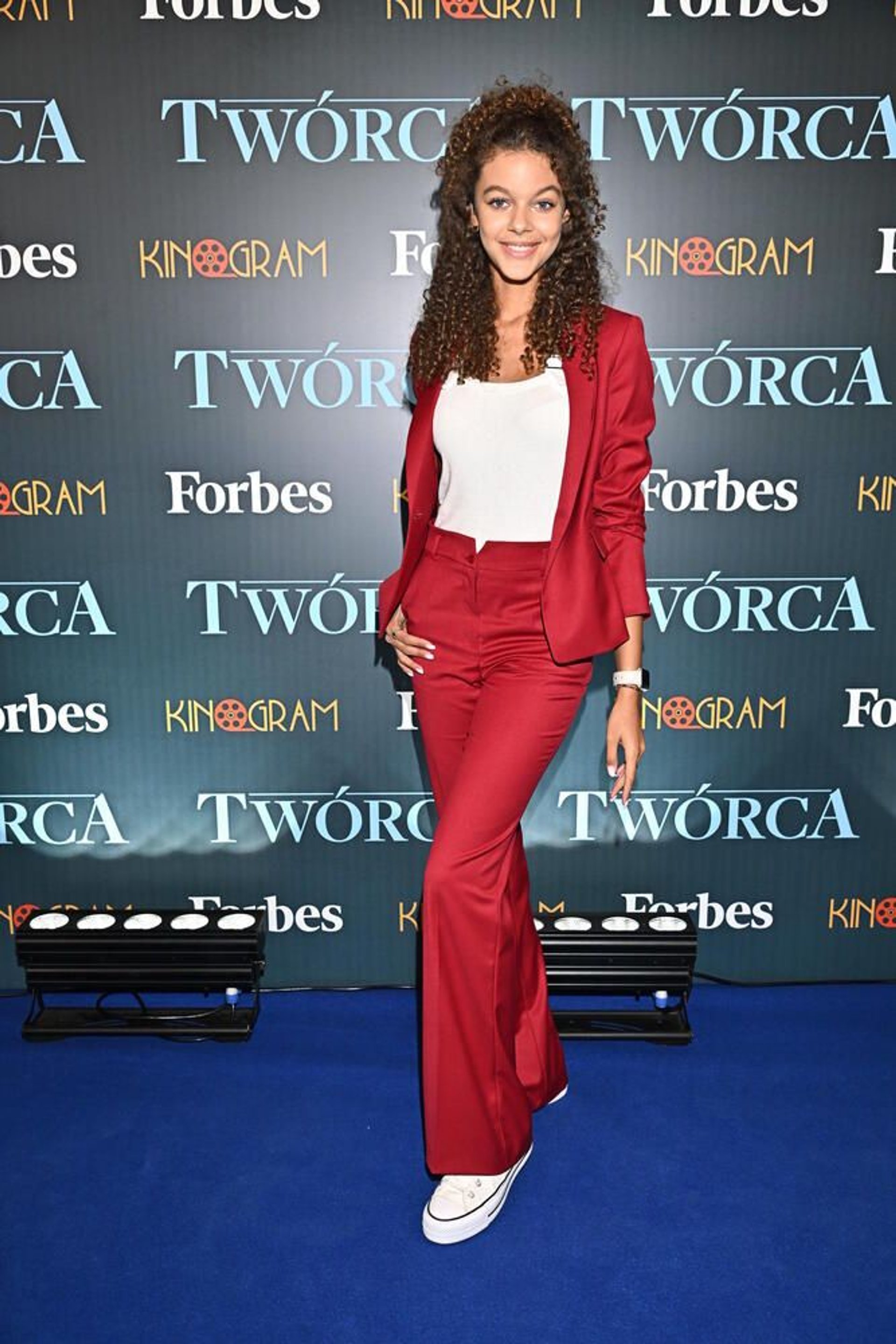 Jak wyglądała Emilia Dankwa na studniówce? | Świat Gwiazd