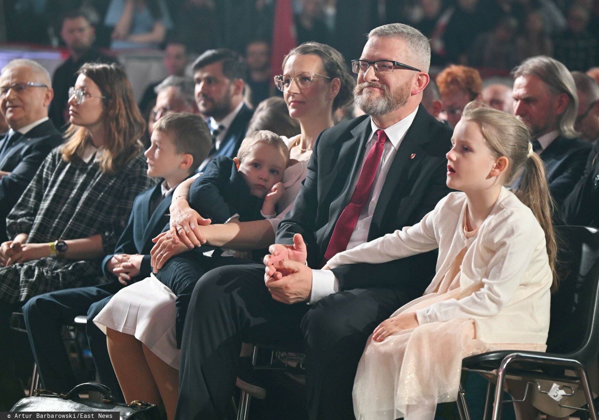 Kim jest żona Grzegorza Brauna? | Świat Gwiazd