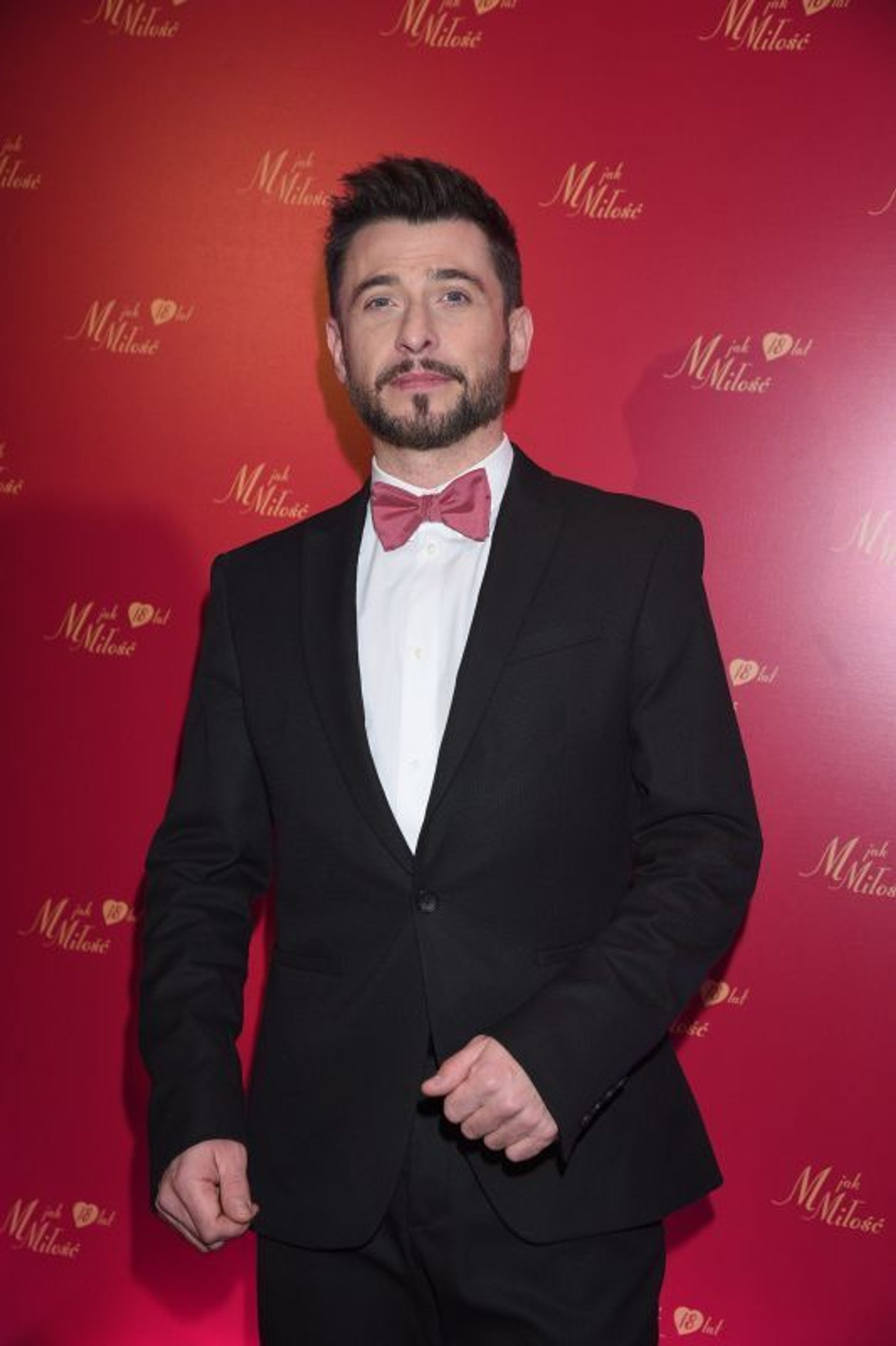 Kacper Kuszewski przerwał wywiad, żeby to ogłosić. "Kocham Cię" | Świat ...