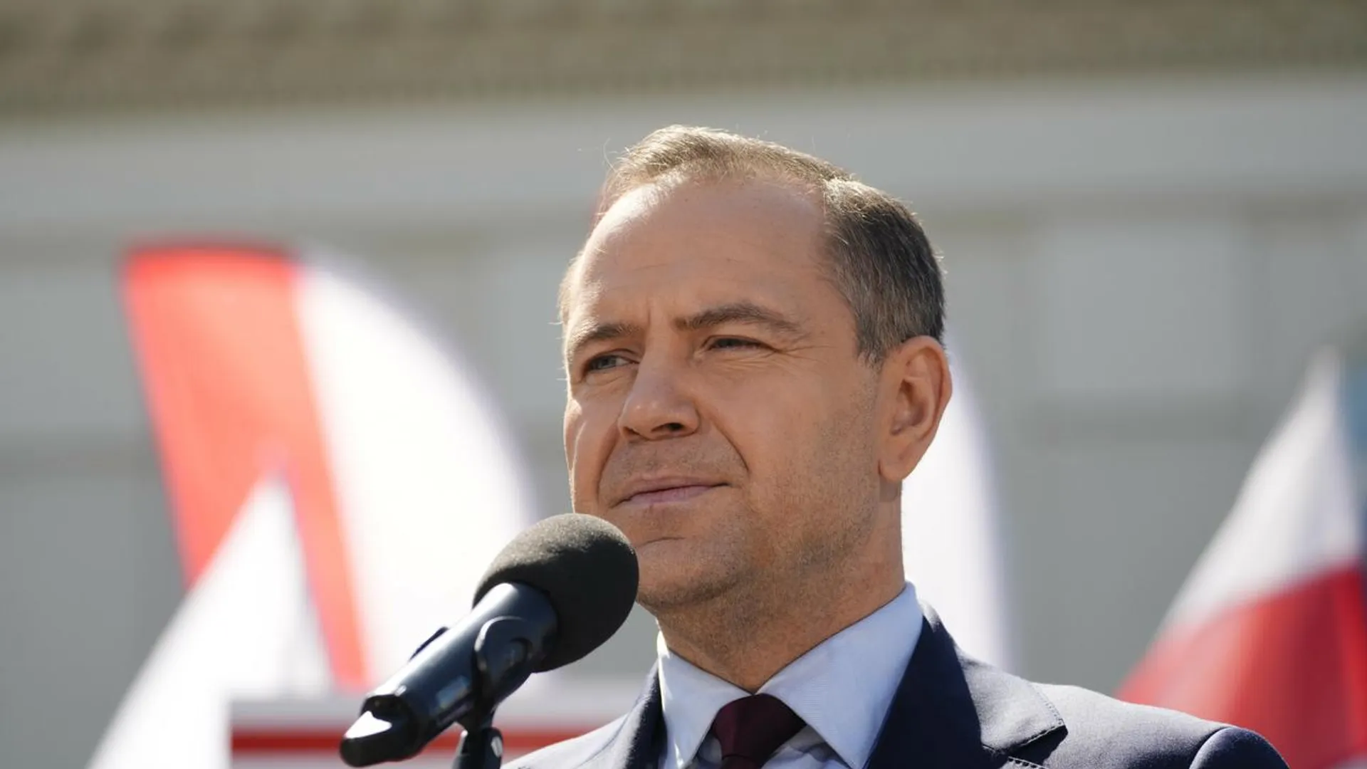 Karol Nawrocki, głodujący pan Jerzy i fundacja. Nowe fakty w sprawie afery mieszkaniowej