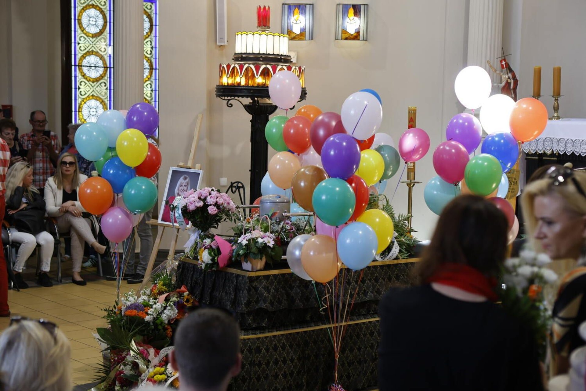 Pogrzeb Marzeny Kipiel-Sztuki: zdjęcia. | Świat Gwiazd