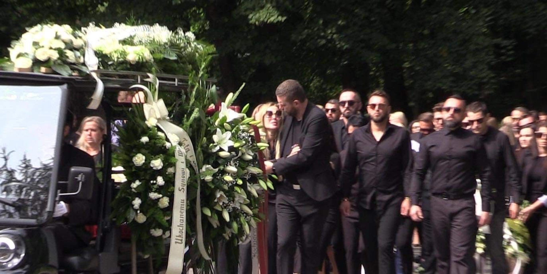 Poruszające ostatnie pożegnanie Patryka Perettiego. Podczas ceremonii ...