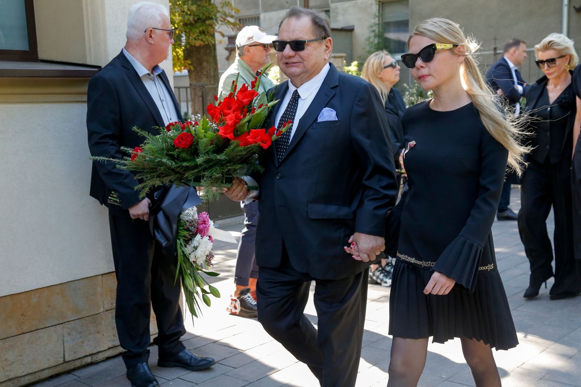 Tłumy na pogrzebie Roberta Smoktunowicza. Tak żegnały go byłe żony ...