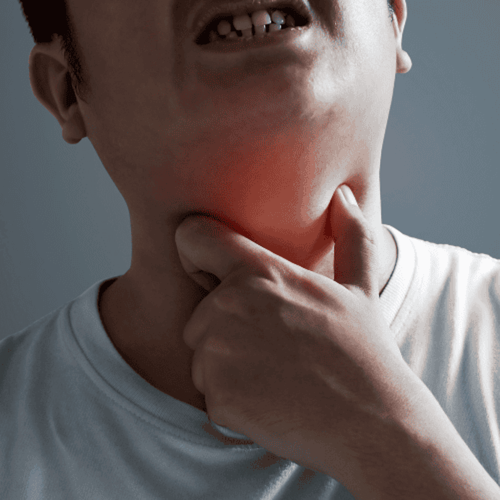 Nieustanna chrypka, flegma i chrząkanie. O tym mogą świadczyć te ...