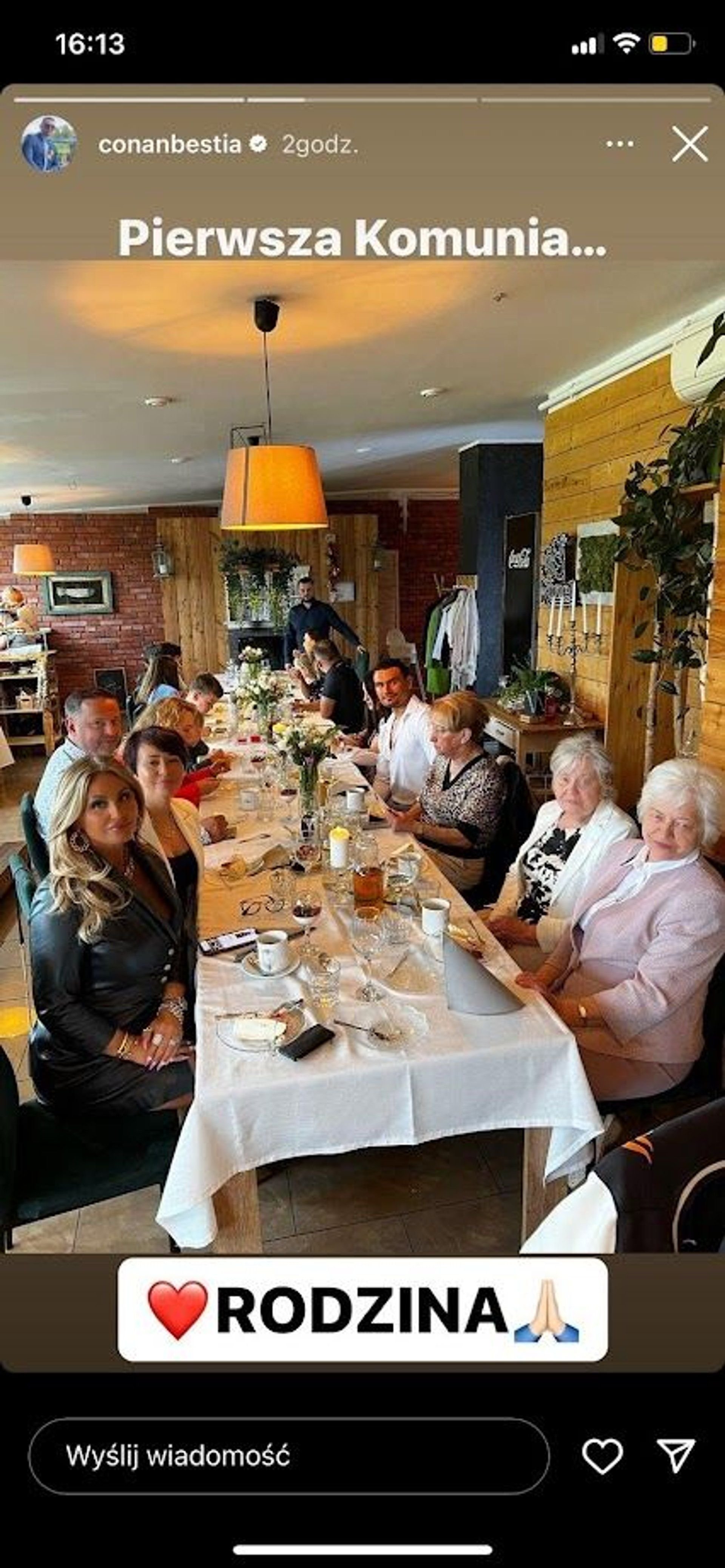 Kaźmierska wraca w nowym formacie. Już robi sobie zdjęcia z fanami | Lifestyle Lelum