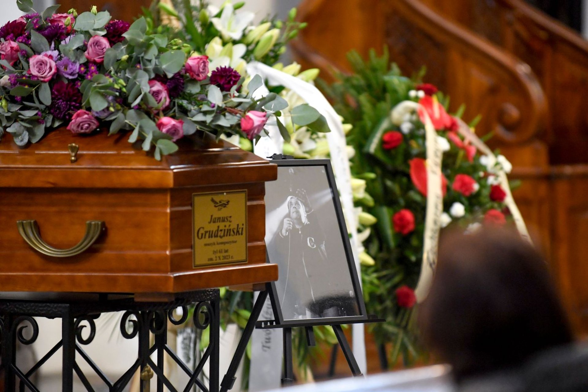 Pogrzeb Janusza Grudzińskiego z KULTU. Zdjęcia | Świat Gwiazd