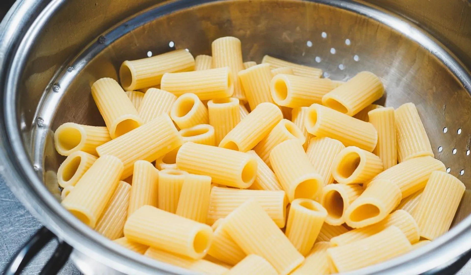 Zawsze tak robię z makaronem, który mi został z obiadu. Nic się nie ...