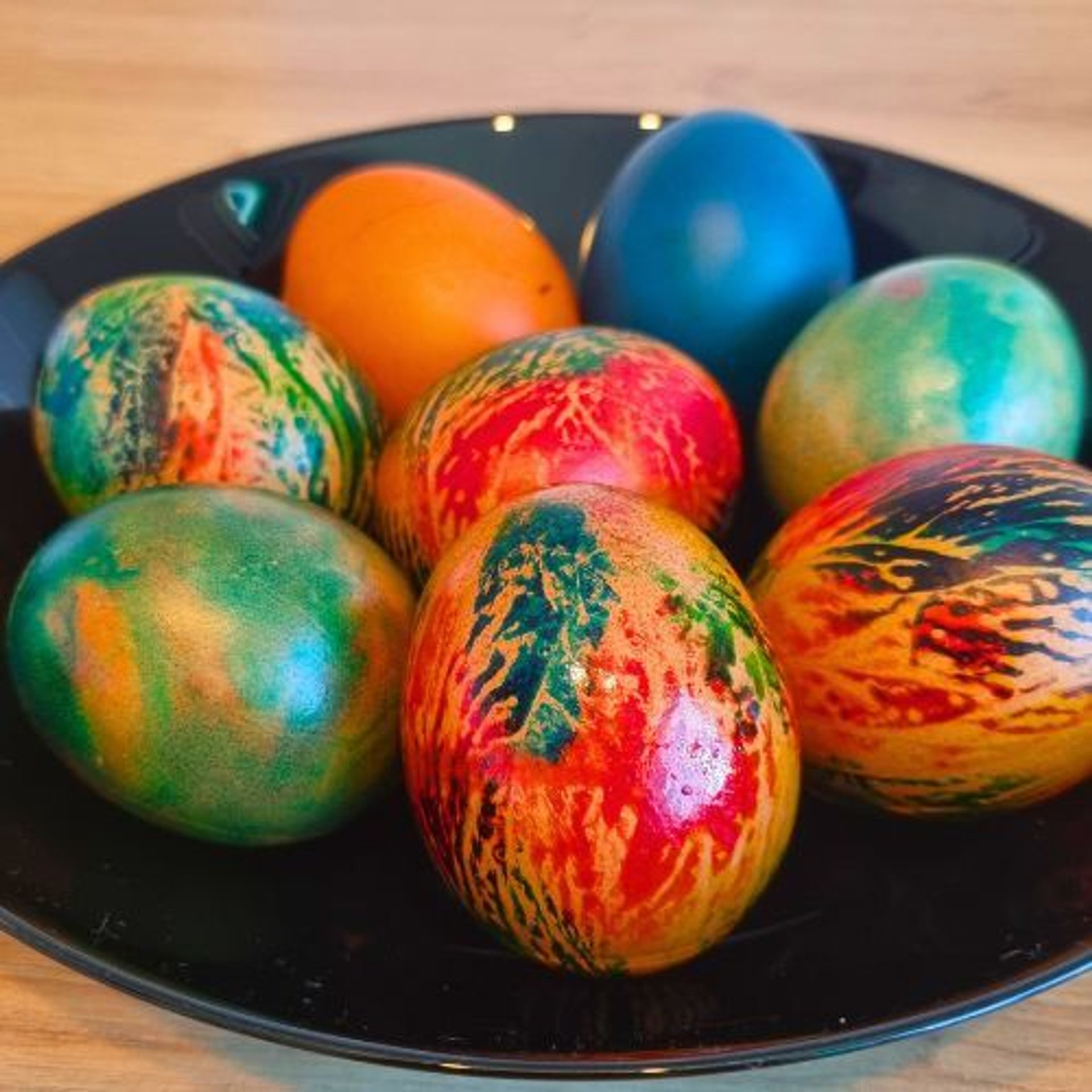 Żadna cebula. Tak zrobisz przepiękne pisanki na Wielkanoc | Domek i ogródek