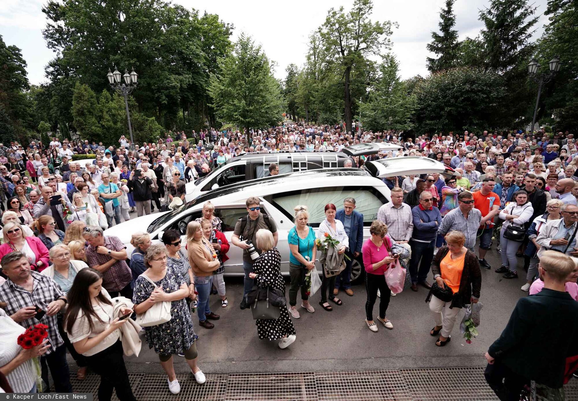 Patrick Yoka na pogrzebie Kipiel-Sztuki. Jak wygląda? | Świat Gwiazd
