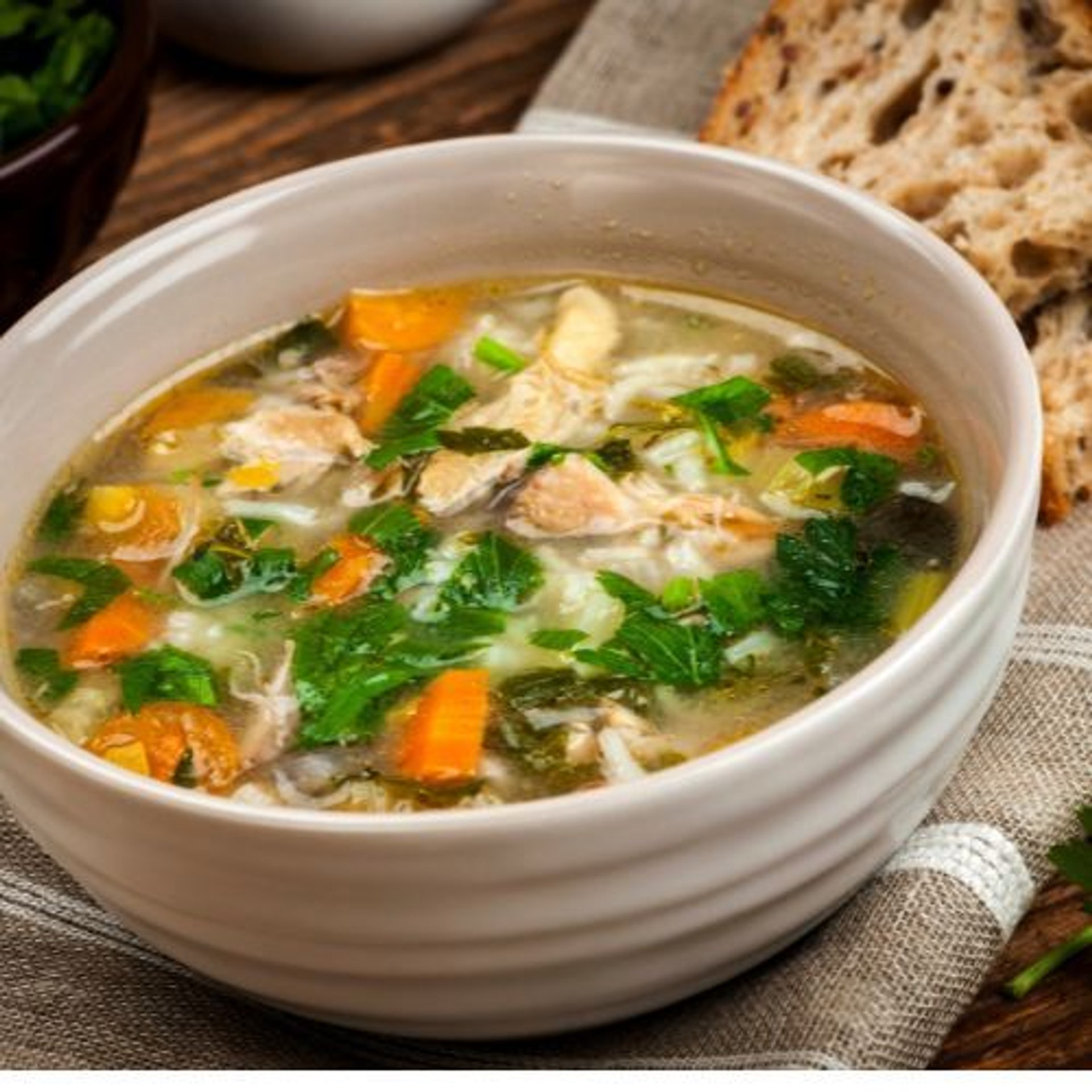 Żaden makaron i ziemniaki. Wachowicz podaje rosół ze 100 razy lepszym ...