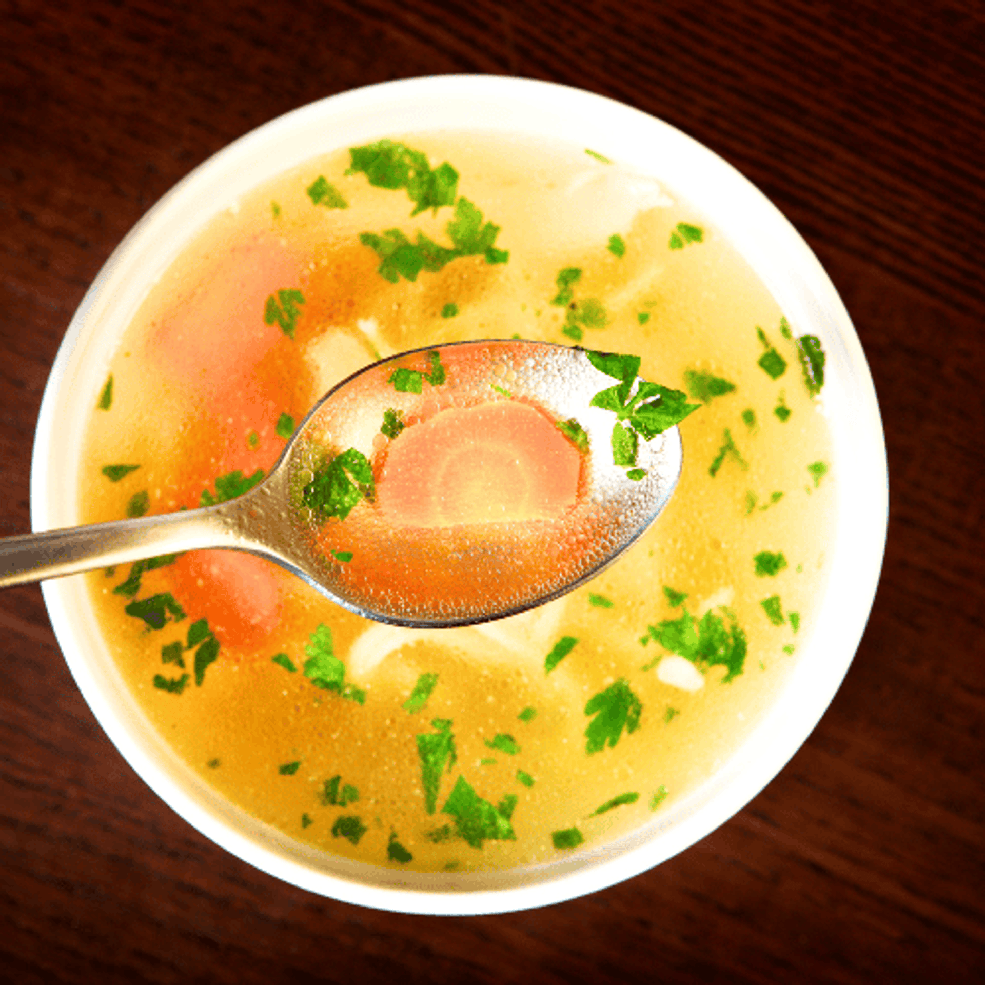 Mówią, że nie należy gotować rosołu w czasie burzy. To przesąd czy ...