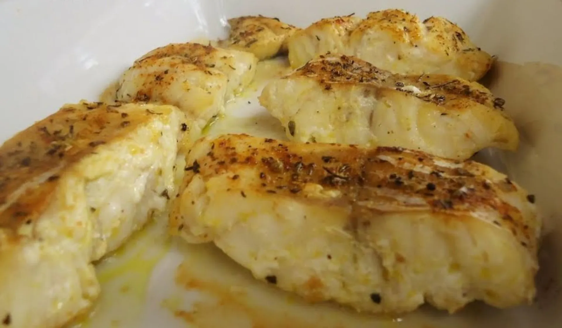 Zamiast panierki robię z rybą 1 rzecz. Smakuje jak marzenie | Smakosze