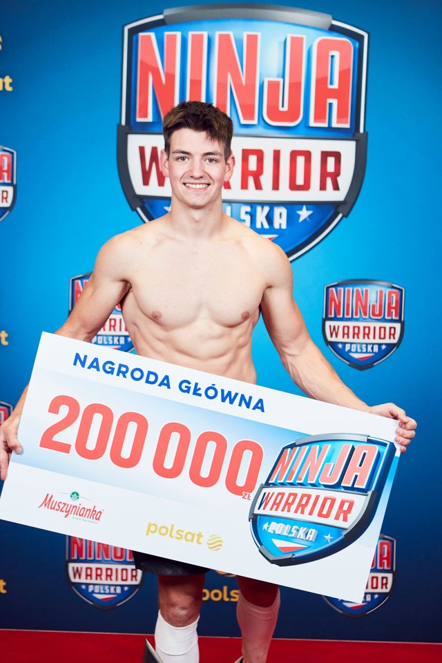 Jan Tatarowicz pierwszym Ninja Warrior z trofeum Shurikena. Kim jest? | Świat Gwiazd