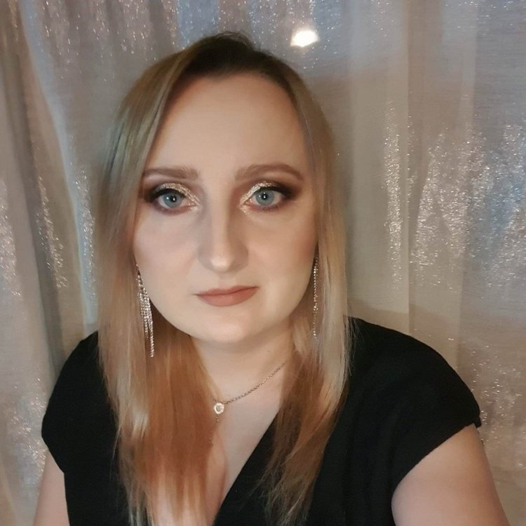 Była 7:10. Absurdalne sceny w TV Republika. Prowadzący zadrwili z posłanki, widzów aż zamurowało ...