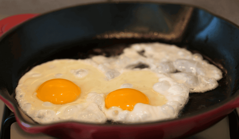 W końcu wiem, jak usmażyć idealnie ścięte jajka sadzone. Nic się nie ...