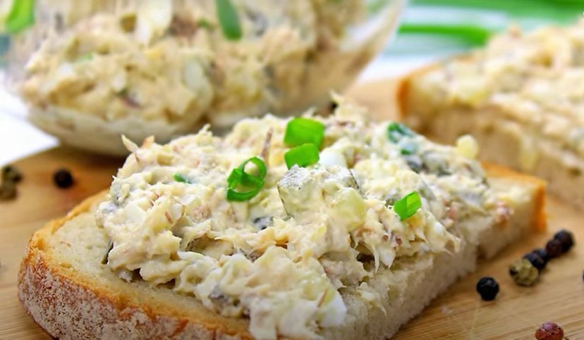 Szybka pasta z makreli. 1 składnik doskonale podkręci jej smak | Smakosze