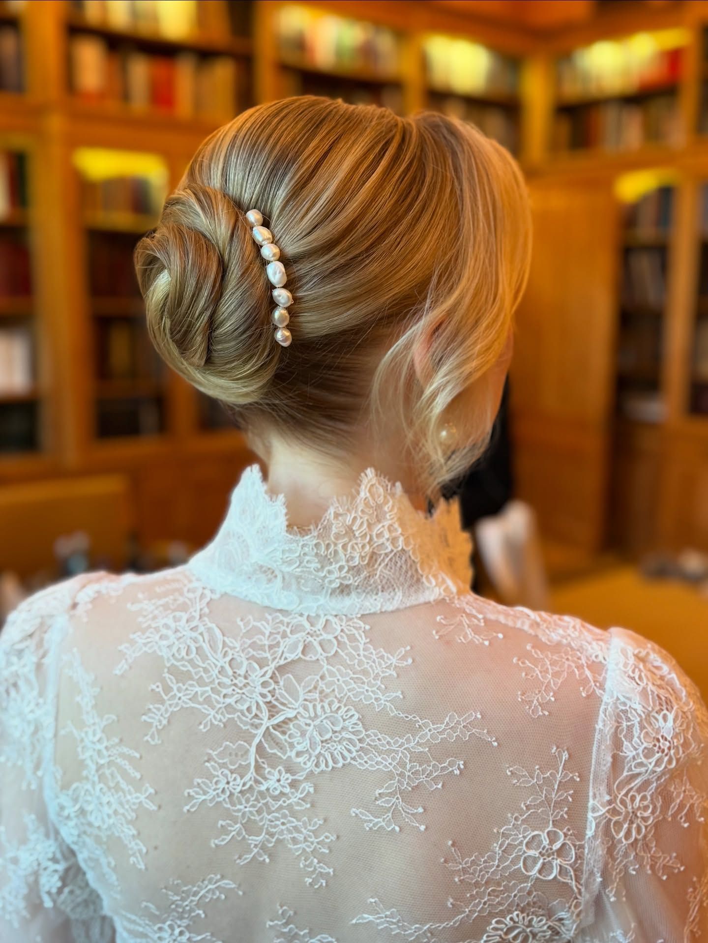 Pokazała zdjęcia ze ślubu Kingi Dudy. WRESZCIE widać detale stylizacji ...