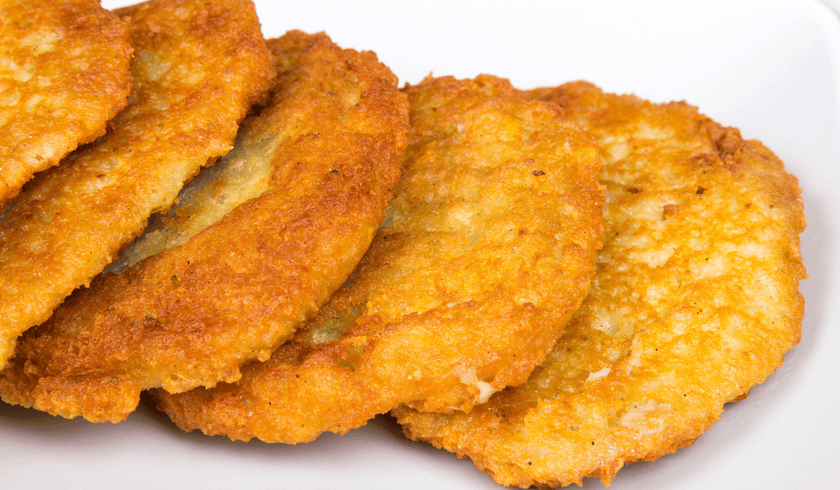 Niezwykłe placki ziemniaczane z mięsem z rosołu. Nic się nie zmarnuje